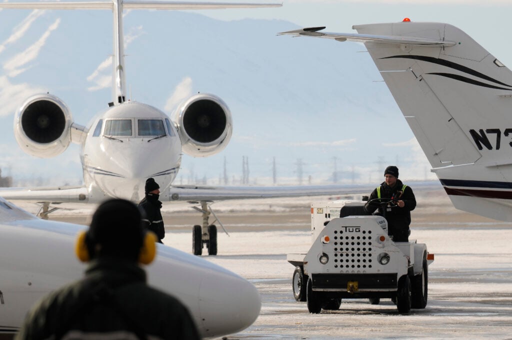 GROUND OPERATIONS & AIRSIDE SERVICES CAREER GUIDE 2026 - Aviation Jobs ...