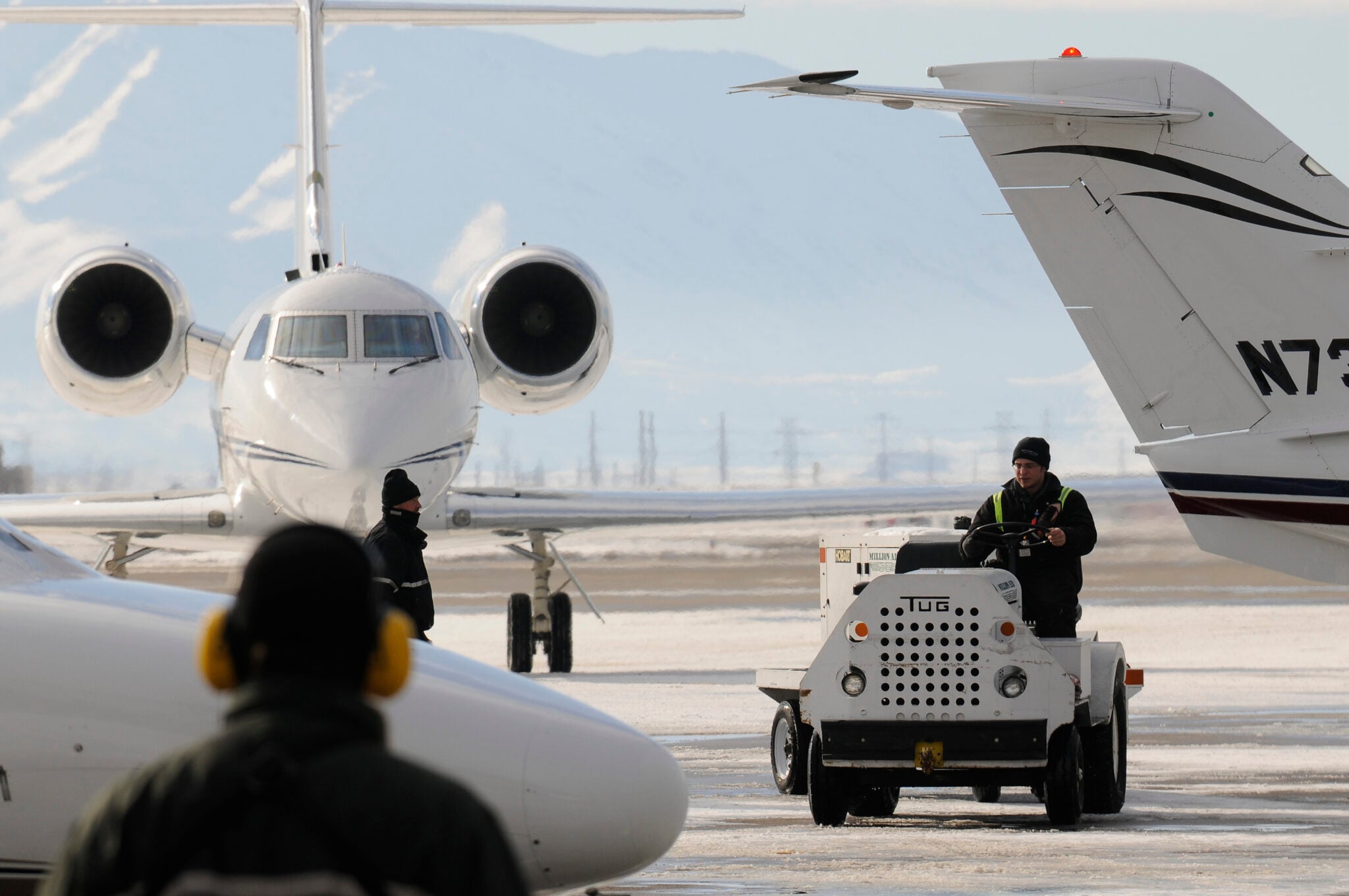 GROUND OPERATIONS & AIRSIDE SERVICES CAREER GUIDE 2026 - Aviation Jobs ...